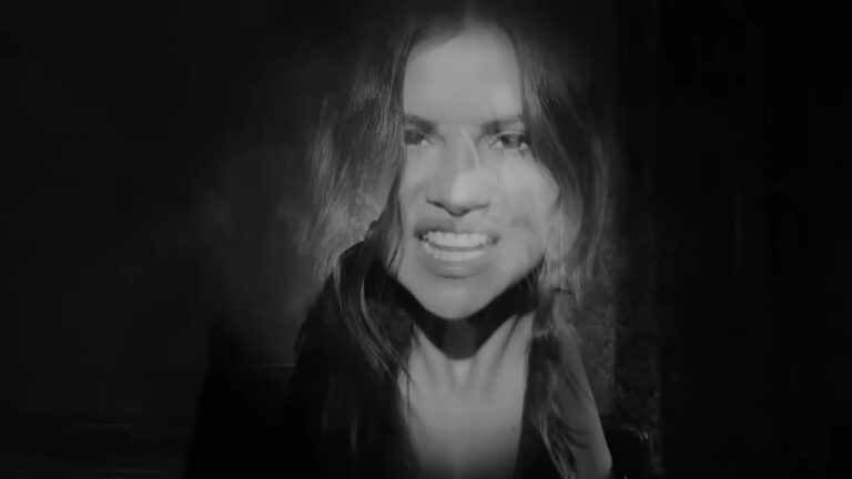 What is Bipolar Disorder? Causes, Symptoms, and Treatment - Mental ...